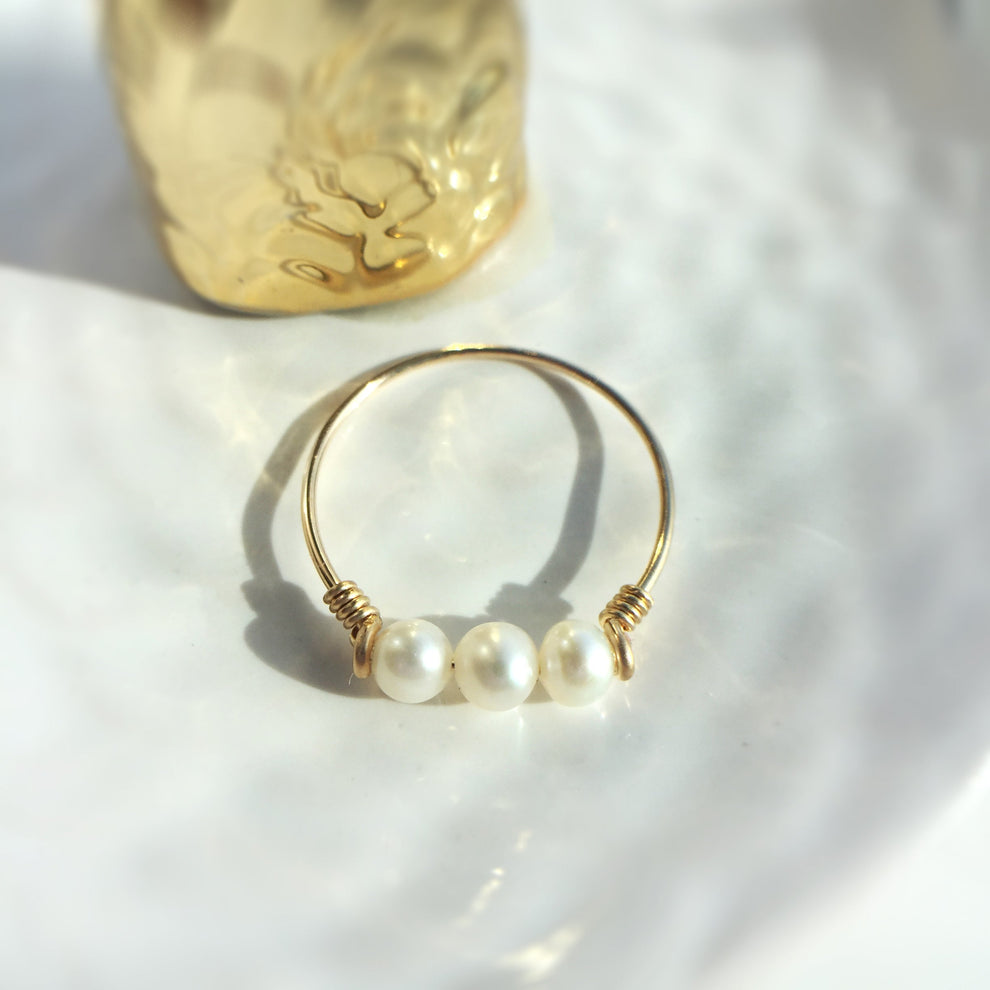 Three White Pearl Ring – Aris Heartmade